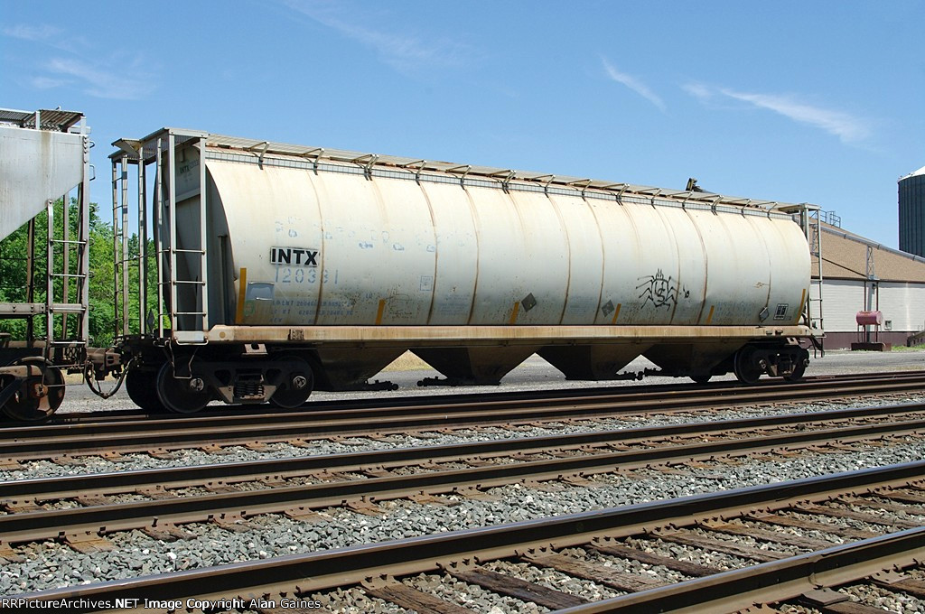 INTX Covered Hopper 120331